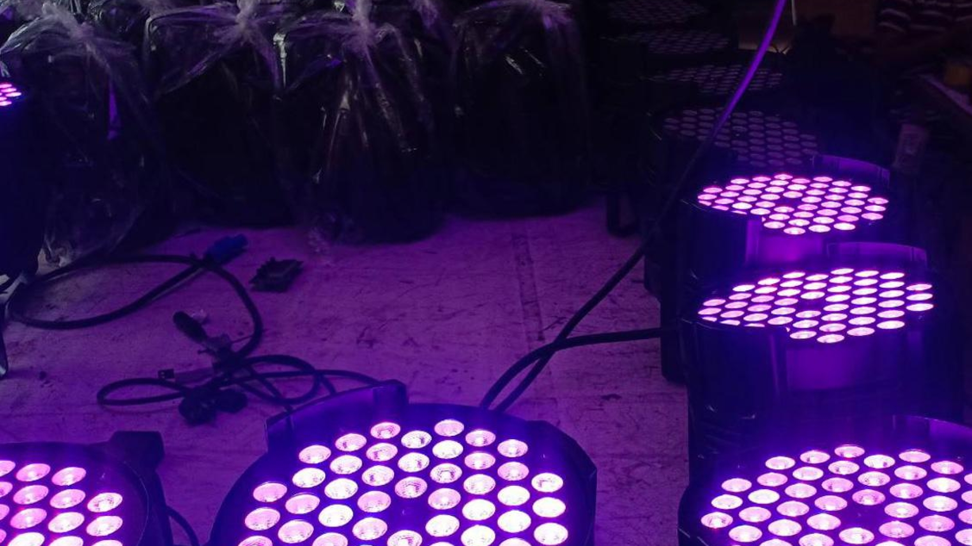 “LED lights” in the color lighting system on the weight. - spylight